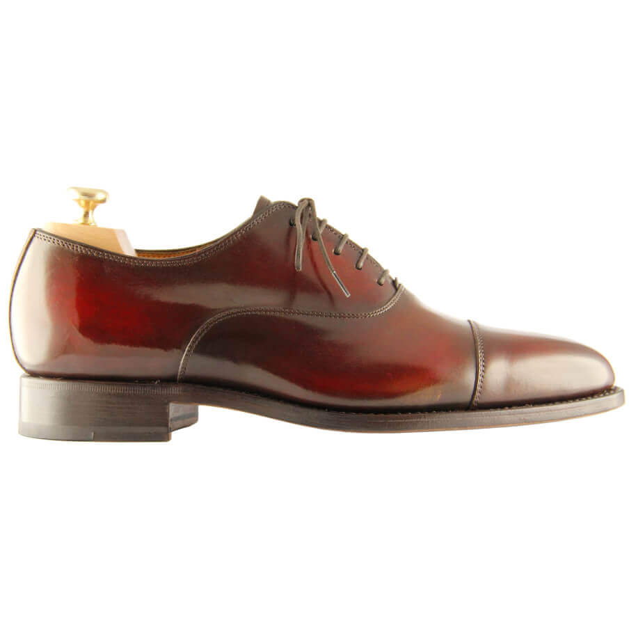 Leather shoe patina: graceful ageing for your shoes