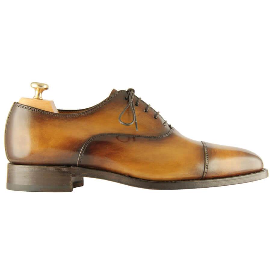 Leather shoe patina: graceful ageing for your shoes